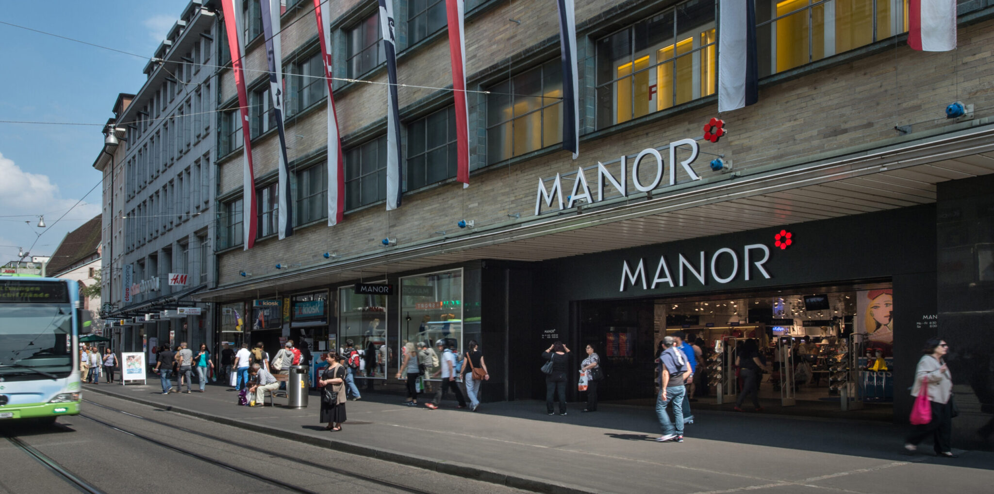 Manor begeistert Kundschaft mit Weinfestival - muula.ch