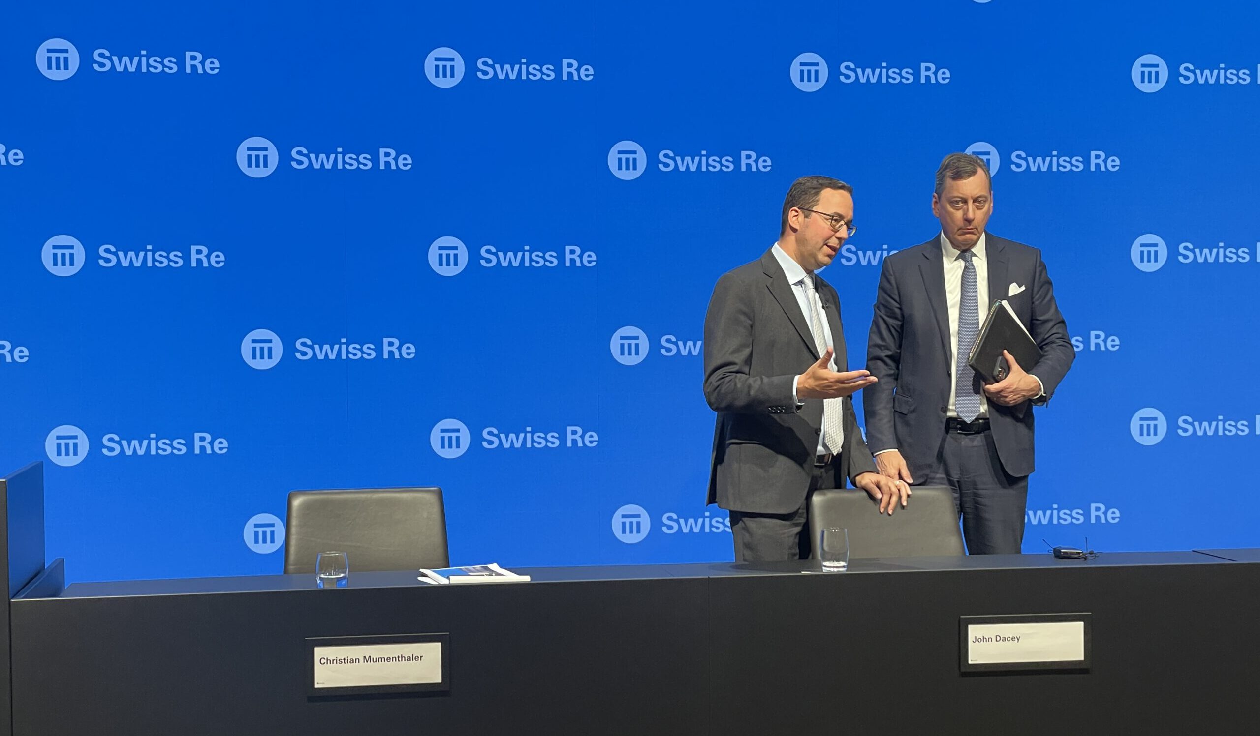 Swiss Re holt zum Marktführer auf - muula.ch