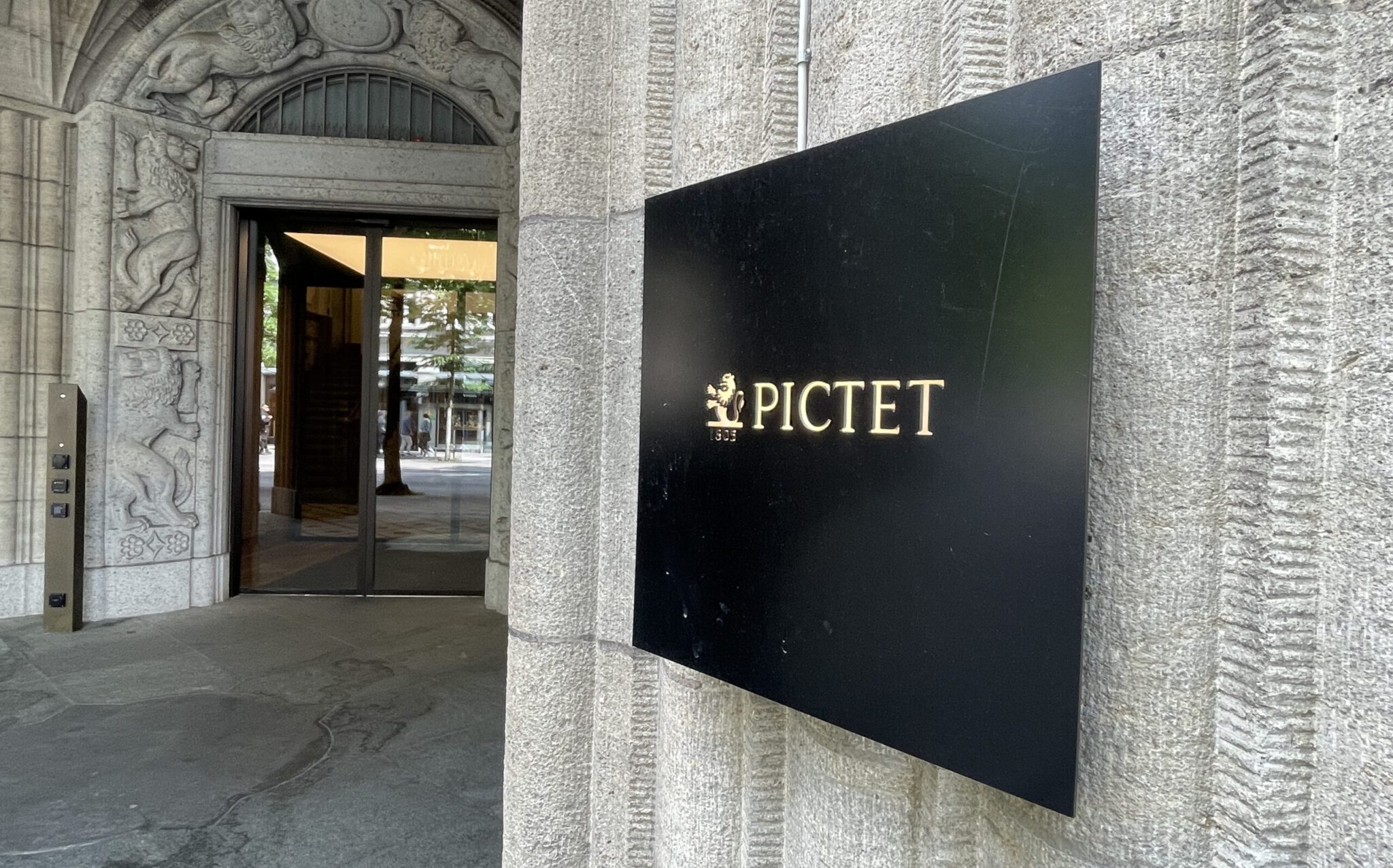 Pictet kommt Geldwäscherei-Skandal teuer zu stehen - muula.ch